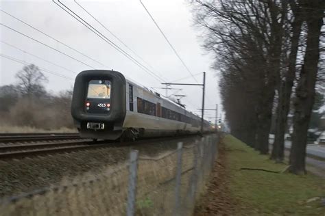 Voldtægtstiltalt 16 årig Tog Initiativ Til Sex I Regionaltog Berlingske