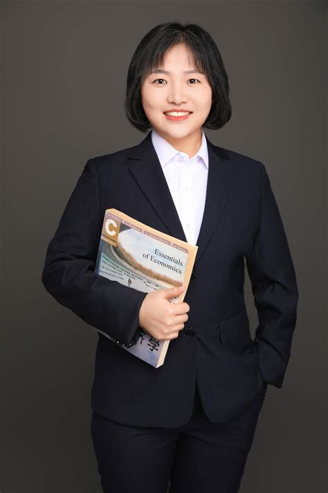 张迎春 青岛大学经济学院