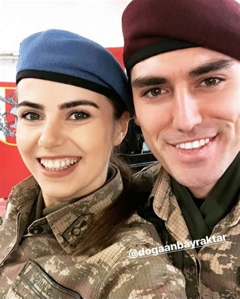 Asker Panosundaki Pin