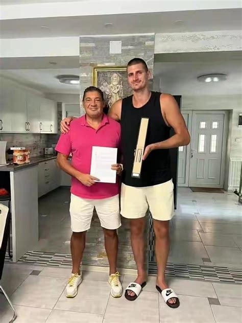 更新nba现役九大中锋薪水排行榜，艾顿在太阳匹配合同后进入前五 知乎