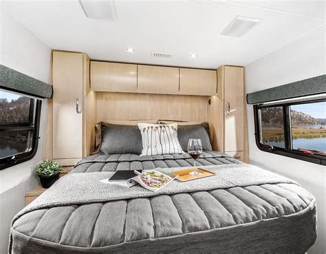 Unity Class C RV Leisure Travel Vans Leisure Travel Vans Travel And Leisure Bed