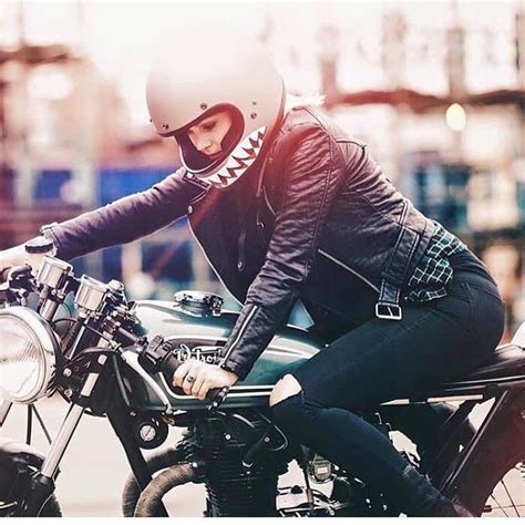 Francesca Louise ⭐️ Cesca On Instagram “💜 Inspo” Chicks On Bikes Cafe Racer Girl Motorcycle
