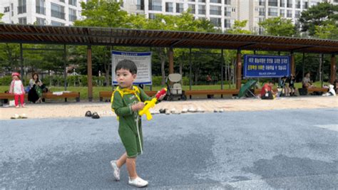 여름 필수템 물놀이 장난감 추천 뽀로로 배낭 물총 사용 후기 네이버 블로그