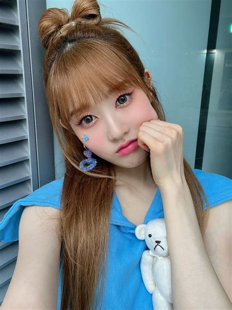 Stayc스테이씨 On Twitter 🐩💬 스윗 덕에 매일 입이 귀에 걸리는 걸💙 어쩔 수가 없는걸🤍 Stayc