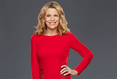 Vanna White Not Leaving ‘wheel Of Fortune Signs New Contract Tvline Dramawired