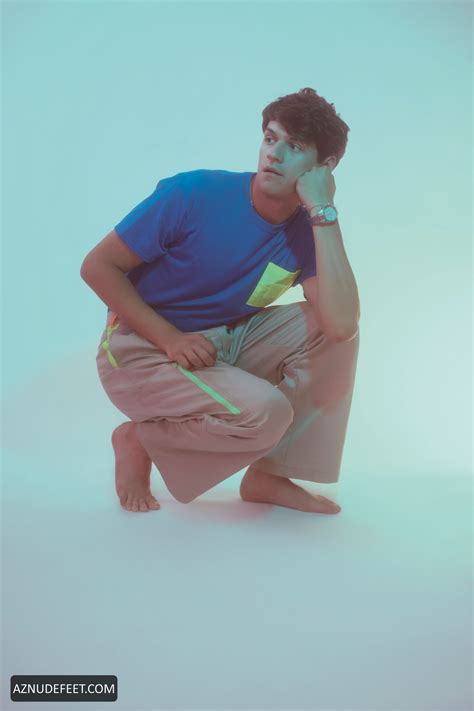 Omar Apollo Feet Aznudefeet Men