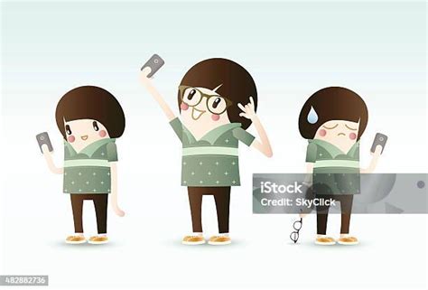 셀카 젊은 사람들의 스마트폰을 사용하여 사진을 촬영하려면 그자체 2015년에 대한 스톡 벡터 아트 및 기타 이미지 2015년 갈색 머리 감정 Istock