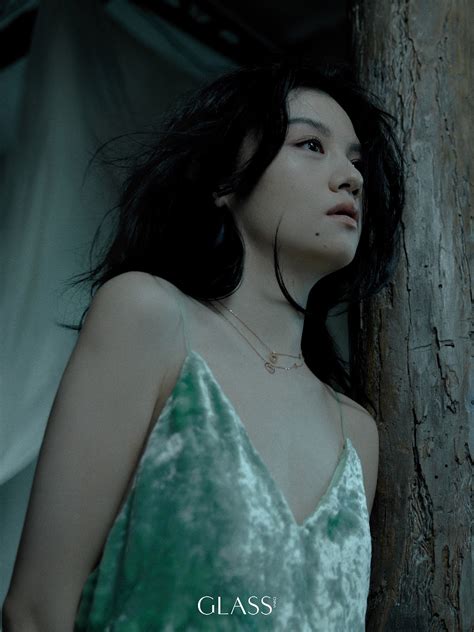 China Entertainment News Chun Xia Poses For Photo Shoot