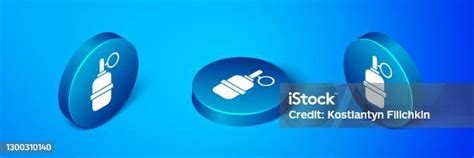 파란색 배경에 격리된 등색 손 수류탄 아이콘 폭탄 폭발 파란색 원 버튼입니다 벡터 3차원 형태에 대한 스톡 벡터 아트 및 기타 이미지 3차원 형태 Launch