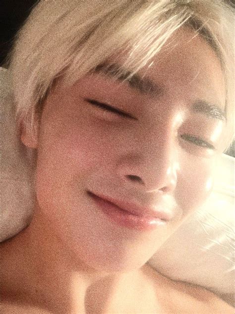 Jeongin En 2024 Gráfico De Movimientos Caras Novios
