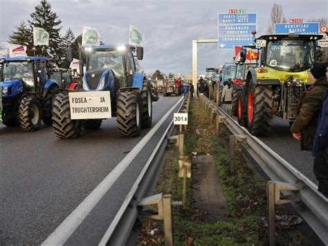 Протестная мобилизация фермеров во Франции обернулась трагедией погибла семья ФинБи Новости