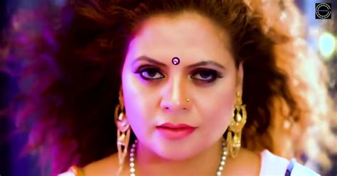 Sapna Bhabi With Fan