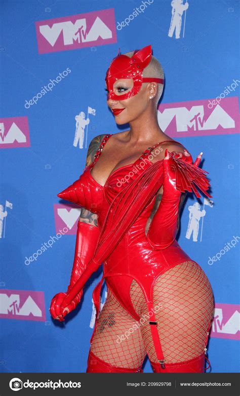 Amber Rose Hq