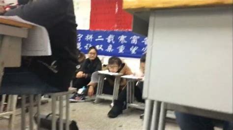 安徽一中学艺术生被歧视遭集体体罚？校方：考试作弊非歧视直击现场澎湃新闻 The Paper