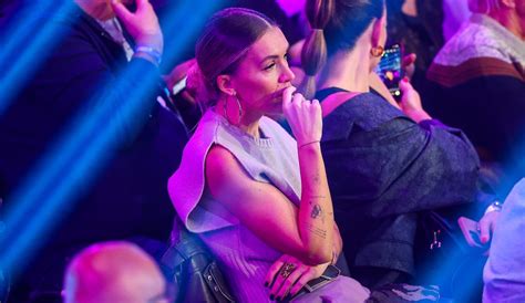 Hódi Pamela Belefogyott A Szerelmi Bánatba