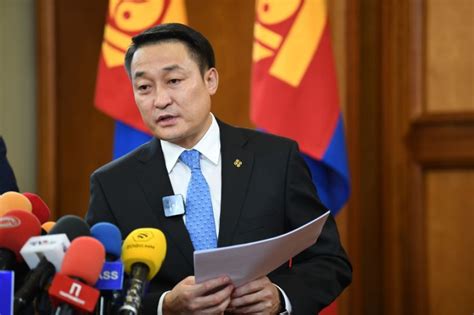 Д Амарбаясгалан Улсын нөөцөөс 5 тэрбум төгрөг гаргаж малчин өрхөд хоол хүнс хүргэж өгнө