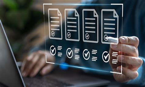 체크리스트 설문 조사 양식 확인 표시 예 설문지 디지털 채우기 목록 평가 시험 투표 답변 할 일 목록 평가 비즈니스 및 교육 개념에 인간 사용 노트북 확인 표시 35 39