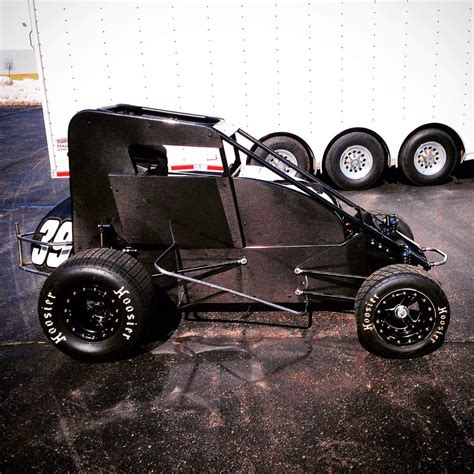 Carbon Fiber Midget Body For A Leading Edge Composites