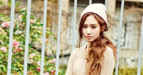 포토 유리 화보 여성스러움로맨틱 감성 물씬 아름다워