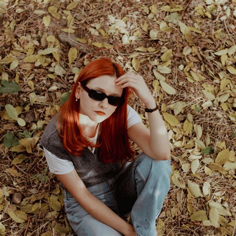 Reviving The 2000s With Y2k Sunglasses