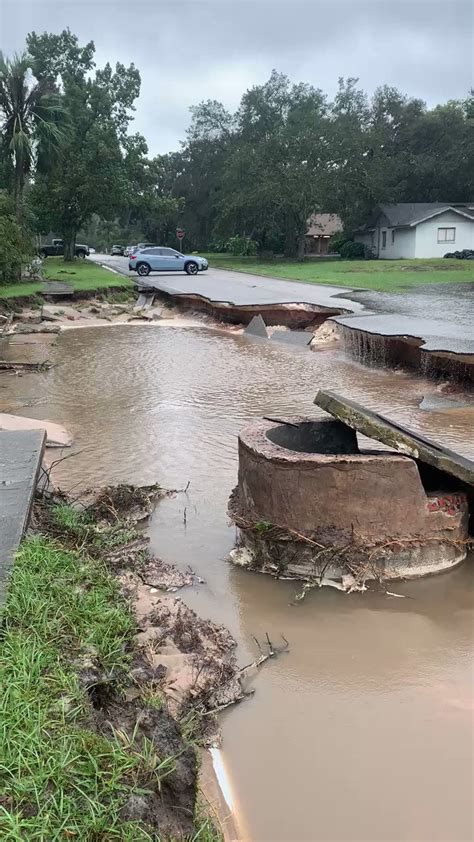 Jessica Eley Fox 35 On Twitter Shore Road In Winter Springs Has Collapsed From The Excess Rain