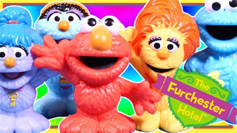 Furchester Hotel Playset And Surprise Character Bags Wonder World Tv