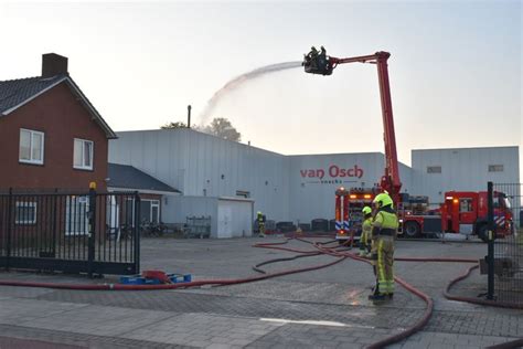 Volledige Dak Van Loods Gehaald Na Grote Brand Bij Snackfabrikant Van Osch In Zaltbommel