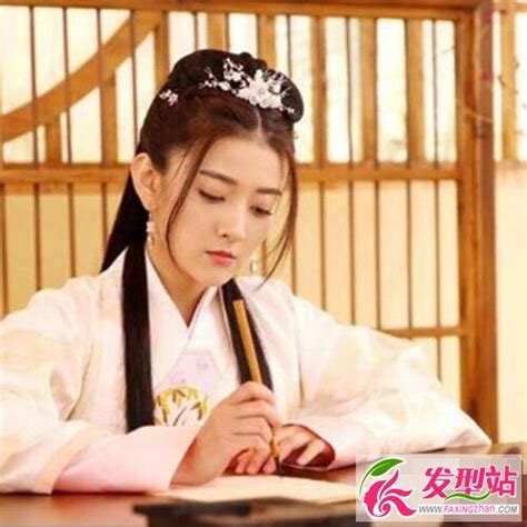 蒲巴甲梁洁恋情大曝光 亲密照流出蒲巴甲和梁洁关系大揭秘 名人资料 发型站最新流行发型设计发型图片与美发造型门户网
