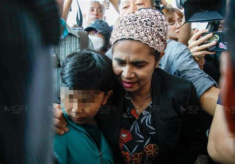 Photo Gallery พม สั่งพ่อแม่เด็กเชื่อมจิตห้ามนำลูกแสวงหากำไร ทั้งครอบครัวรีบขึ้นรถตู้กลับทันที