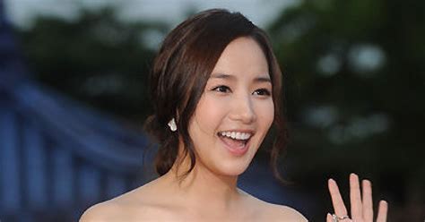 포토 백상예술대상 박민영 레드카펫 밟으니 너무 기뻐요