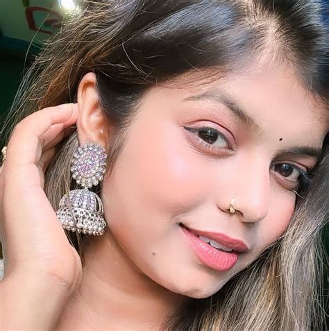 Singer Shivani Singh Personal Facebook