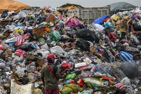 Philippines Deploys River Rangers In Battle Against Plastic