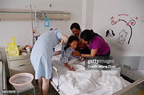 Nurse Sponge Bath Photos And Premium High Res Pictures Getty Images