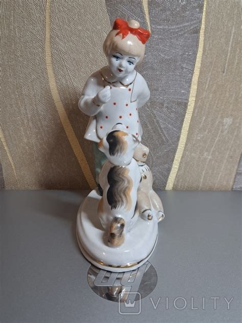 Статуетка Дівчинка з собако Violity