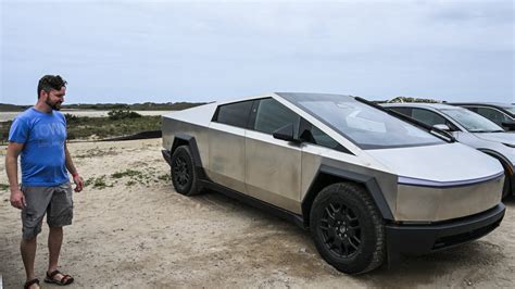 Tesla Considers Adding A New ‘stuck Detection Feature To Cybertruck