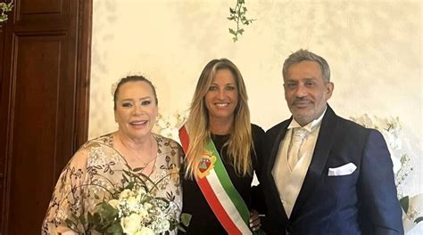 Barbara De Rossi Si è Sposata Per Lattrice è Il Terzo Sì