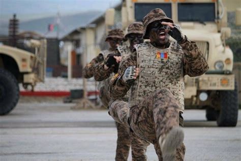 21 орны цэргүүдэд гардан тулааны үзүүлэх тоглолтоо сонирхууллаа