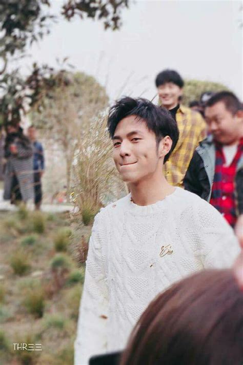 ปกพนโดย Ming Wang ใน Leo Lucas