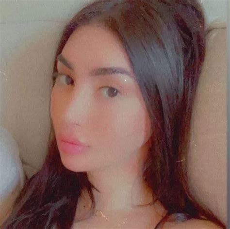 في شي اسمو معجون اسنان وعطر ومي ريتا شيميل بنيك رجال Facebook