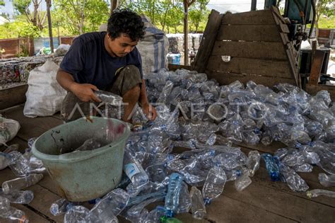Reprocess Plastic Waste Antara Foto