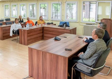 Герасимовски со директорките на основните училишта Ќе реализираме нови програми за врсничко