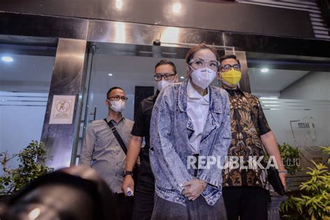 Gisel Diperiksa Sebagai Tersangka Video Asusila Republika Online