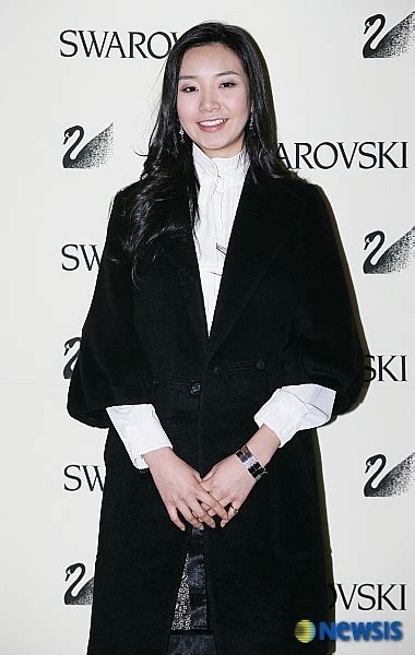 2007 스와로브스키 봄여름 컬렉션에 초대된 박샤론