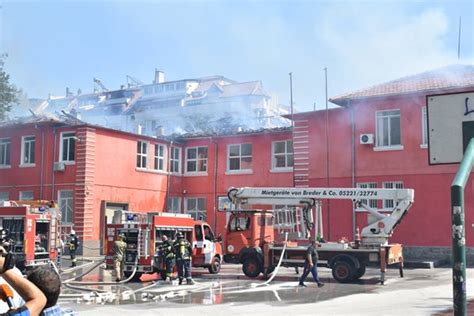 Пожарът в пловдивското ОУ Душо Хаджидеков тръгнал от горелка снимки