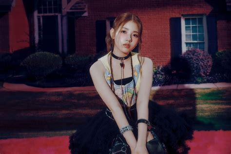 Unis 1st Single Album Curious Concept Photos Kpopping