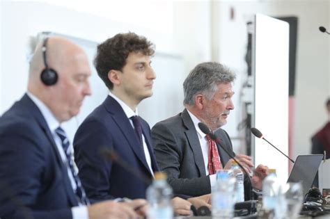 👉 На конференцијата на тема НЕЕДНАКВОСТИ ИТАЛИЈАНСКИОТ ДИЗАЈН ЗА