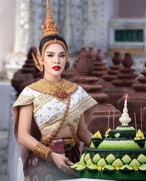 ลอยกระทง 2564 ดาราคนดังในชุดลอยกระทง สวยเริดไม่มีใครยอมใคร