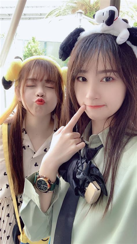 Snh48 Chen Si And Jiang Yun