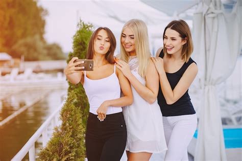 Tres Hermosas Chicas Foto Gratis