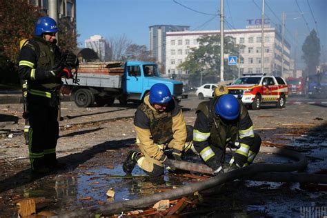 Россия атаковала Киев дронами фоторепортаж с места удара — УНИАН